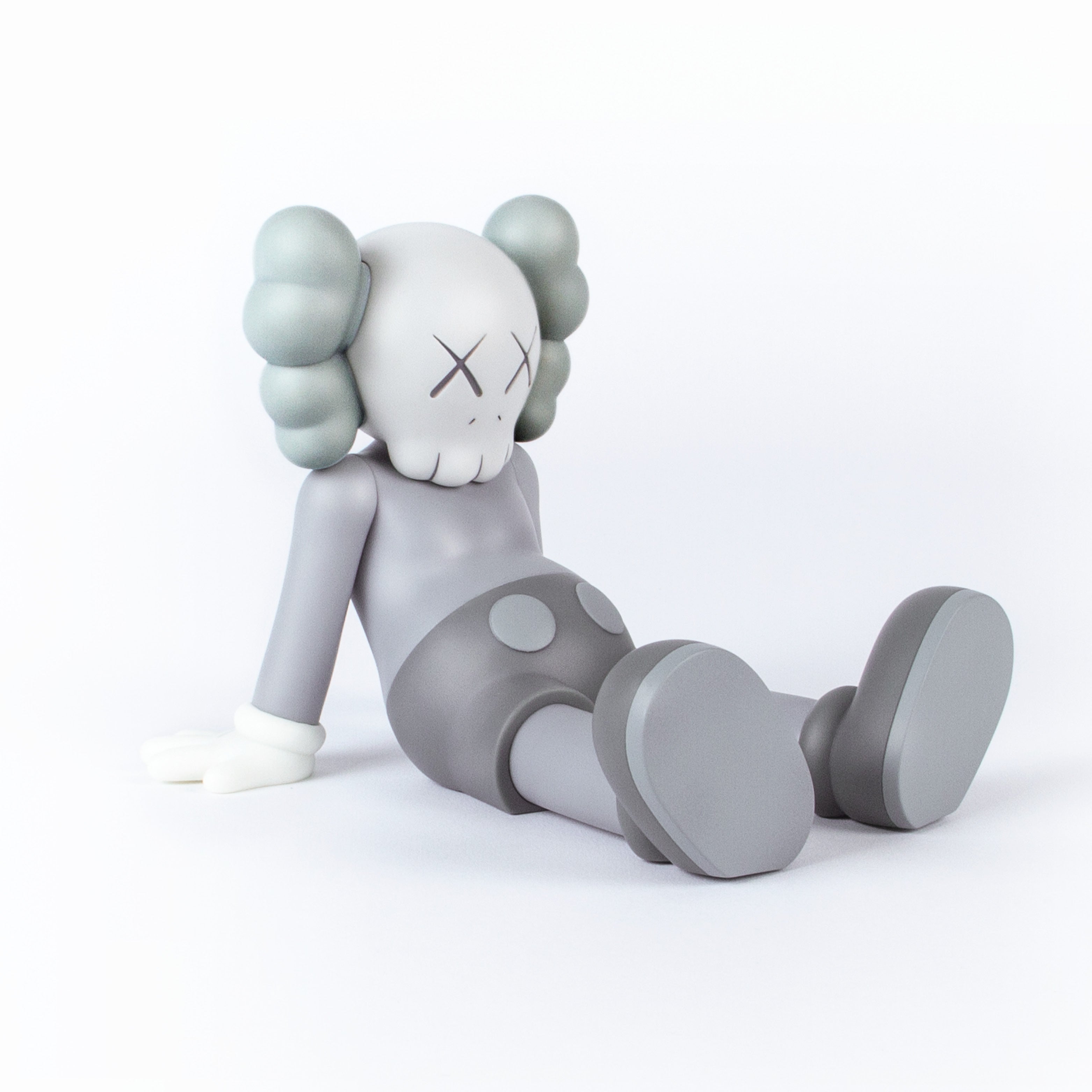 KAWS:HOLIDAY TAIPEI 7-inch Vinyl Figure - Grey – DDTStore