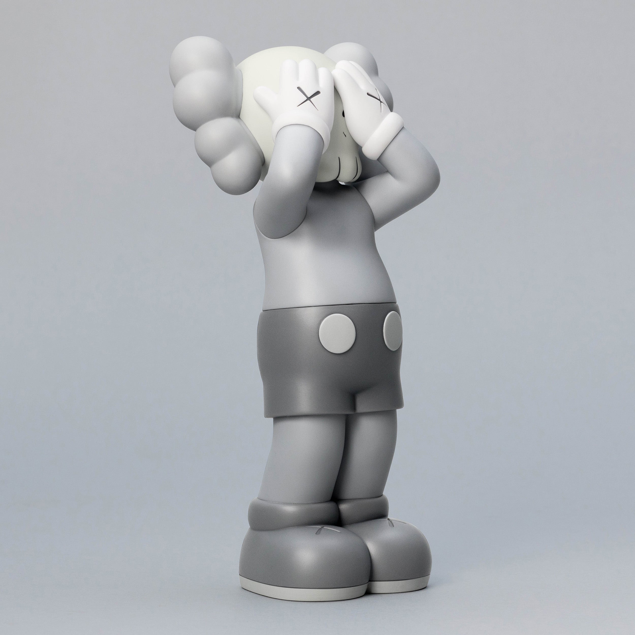 KAWS:HOLIDAY UK - Figure (Grey) – DDTStore